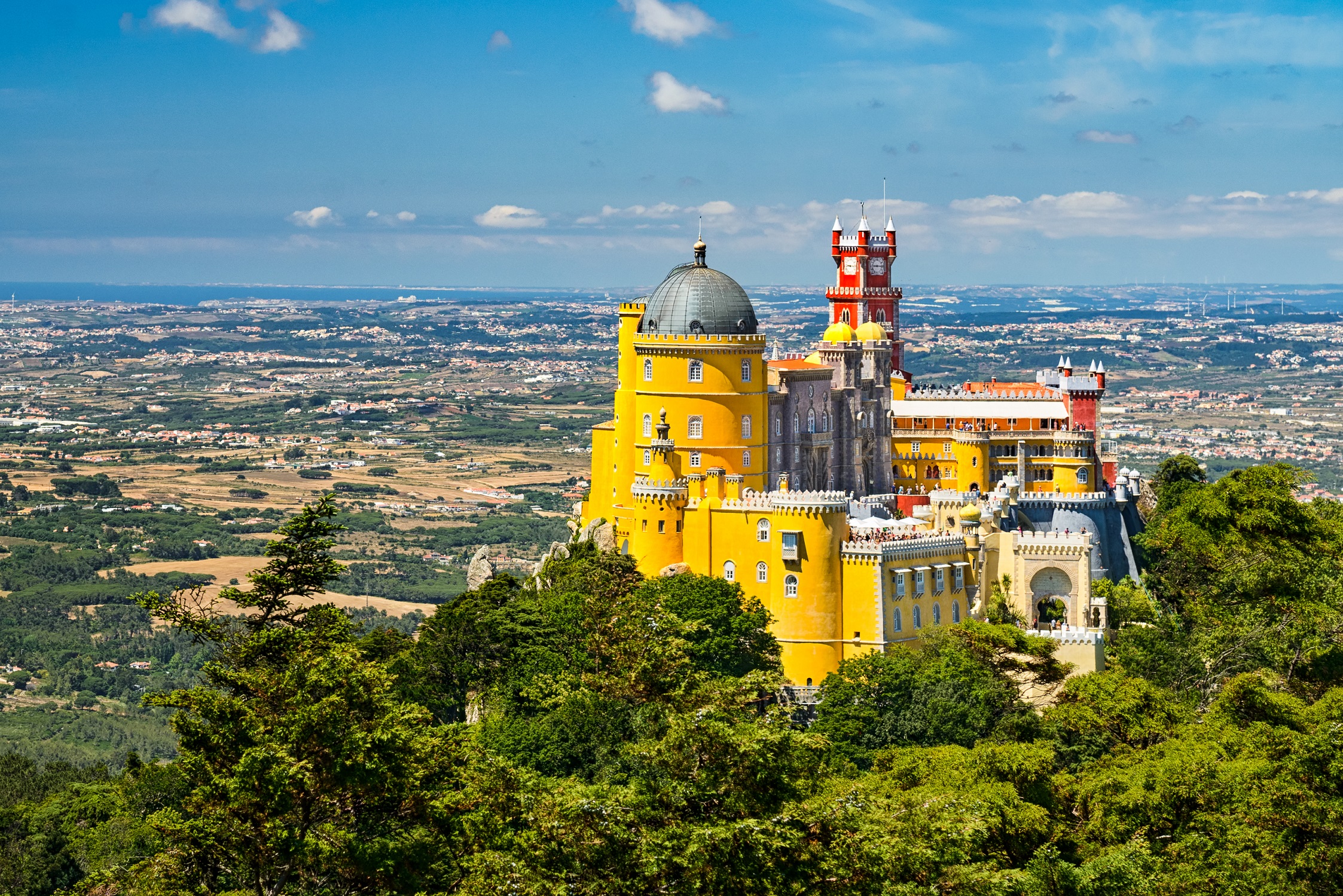 Malerischer Palacio Nacional da Pena nahe Lissabon | Urlaubsguru.de