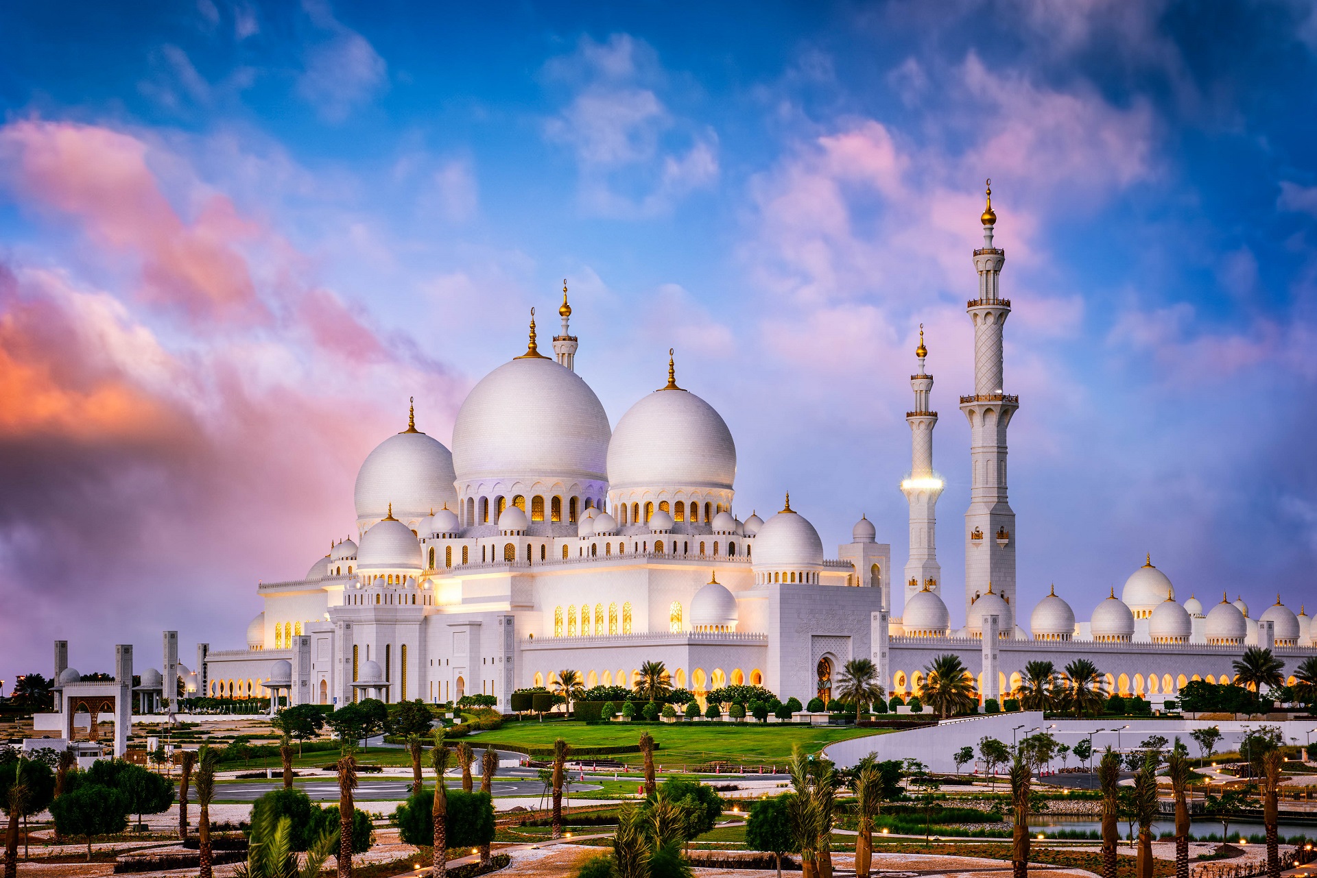 1001 Nacht - Die Scheich-Zayid-Moschee | Urlaubsguru.de 1001 Nacht - Die Scheich-Zayid-Moschee | Urlaubsguru.de