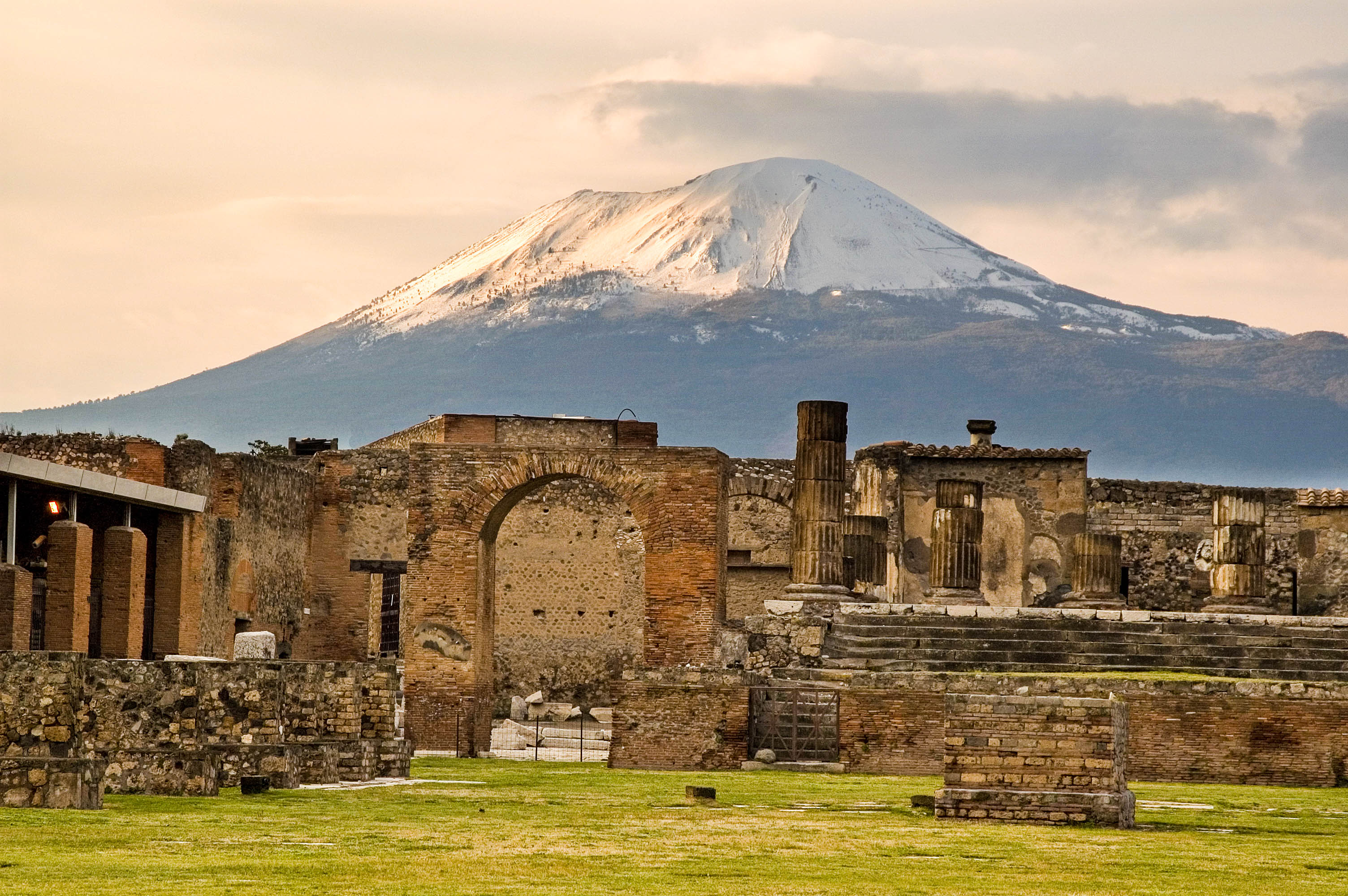 Die italienische Insel Ischia im Golf von Neapel | Urlaubsguru