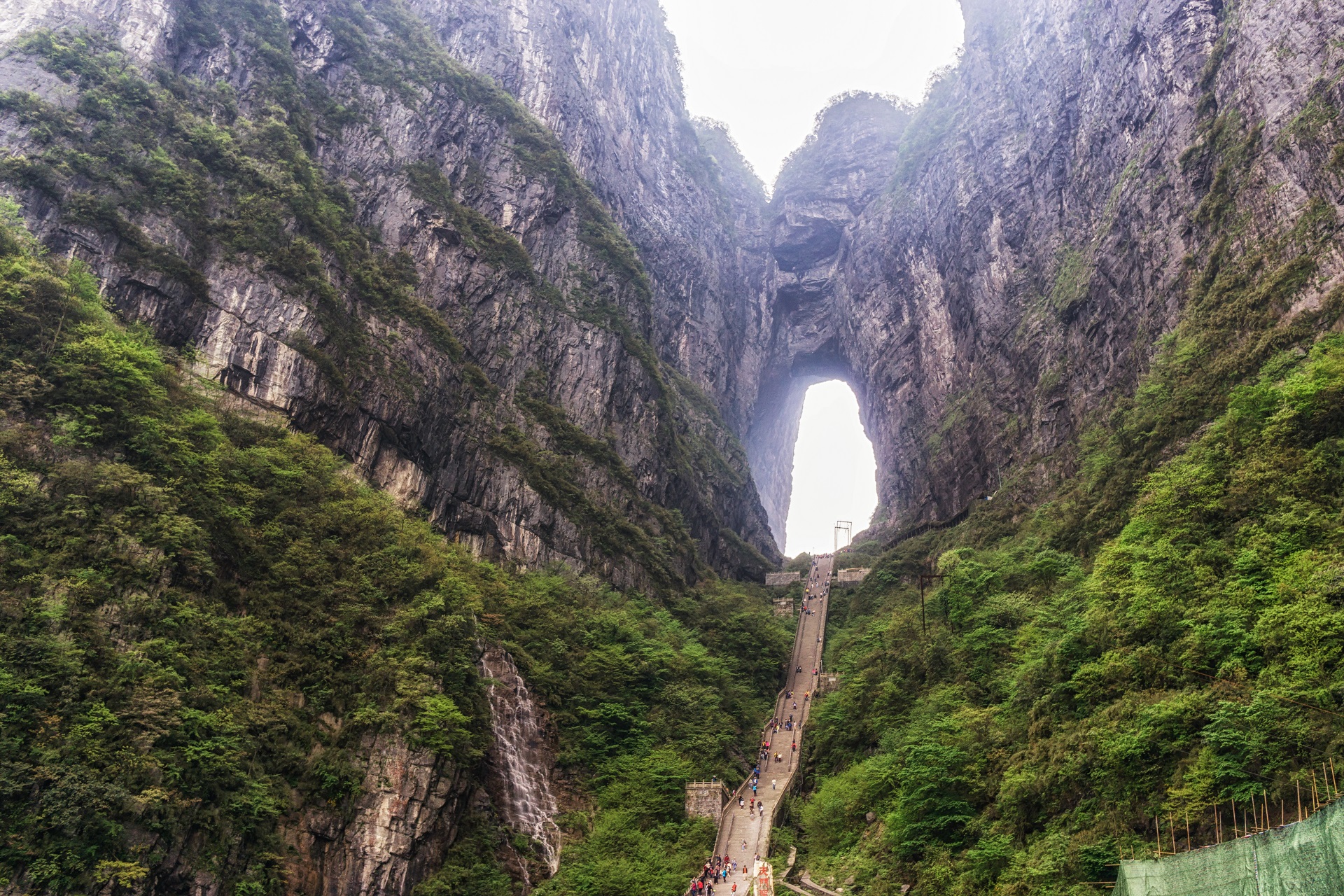 Gate to heaven in China - das Tor zum Himmel | Urlaubsguru
