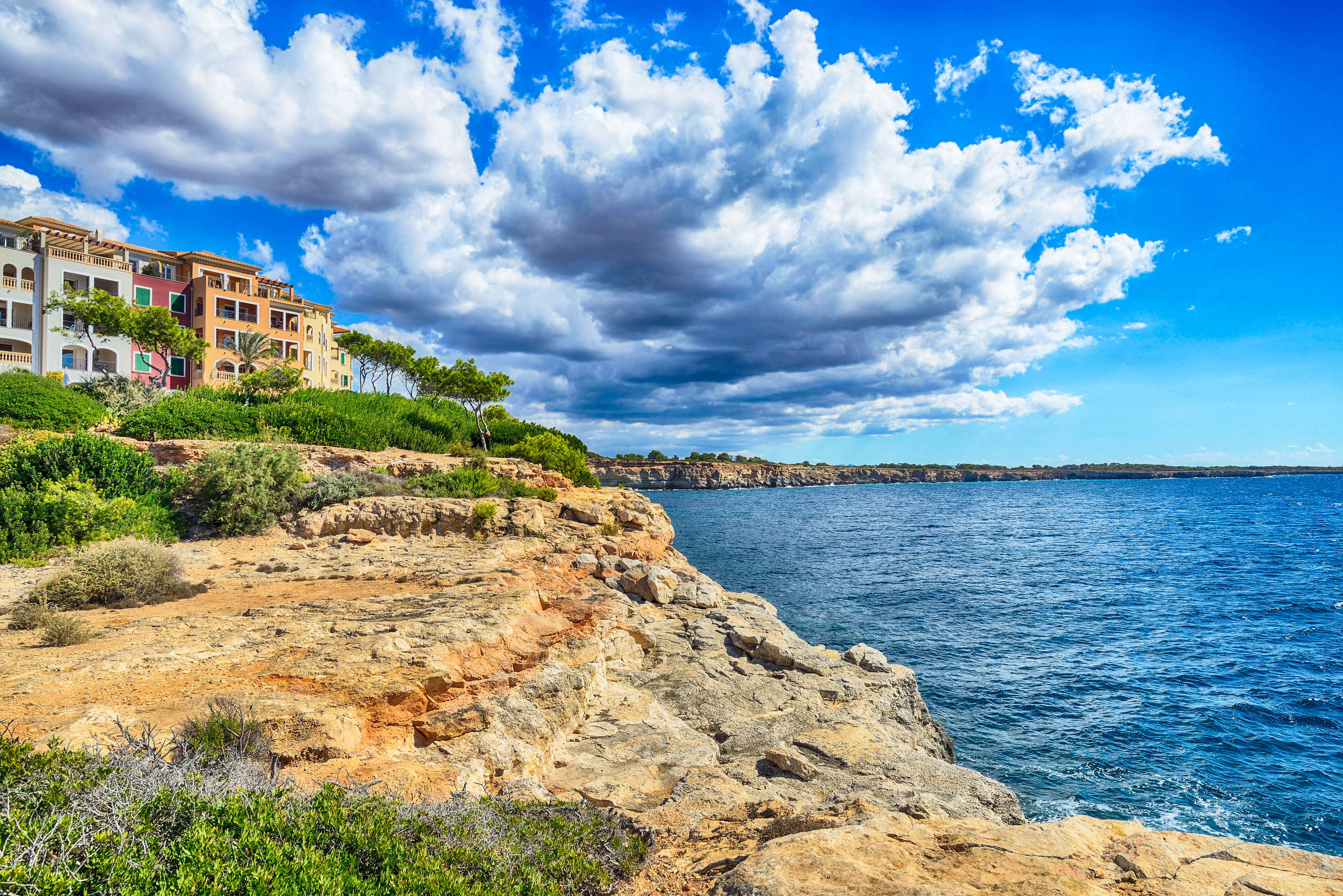 Cala Pi - Steilküste trifft Traumstrand | Urlaubsguru