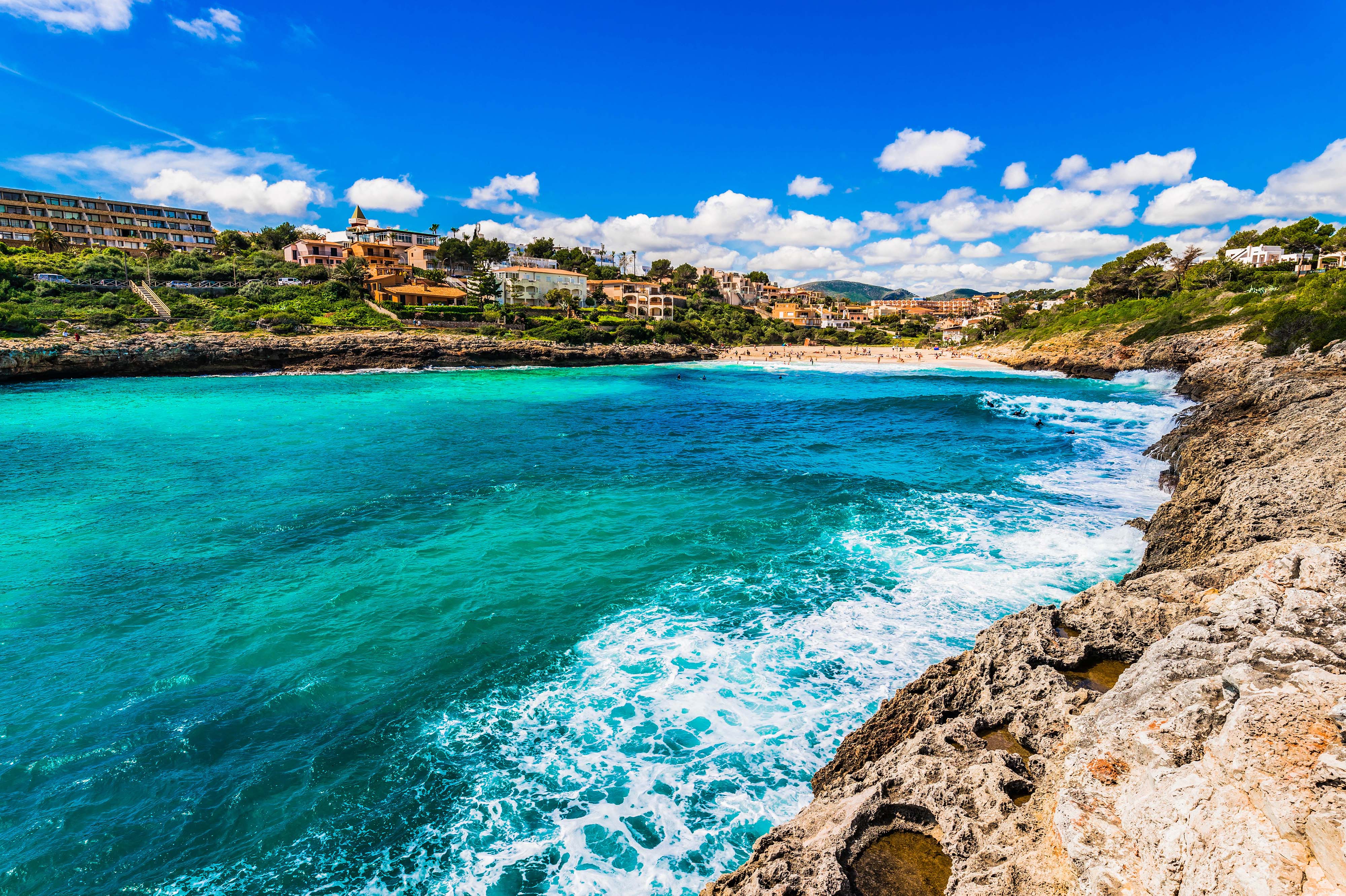 Urlaub in Sa Coma - Entdeckt Mallorcas beliebten Urlaubsort